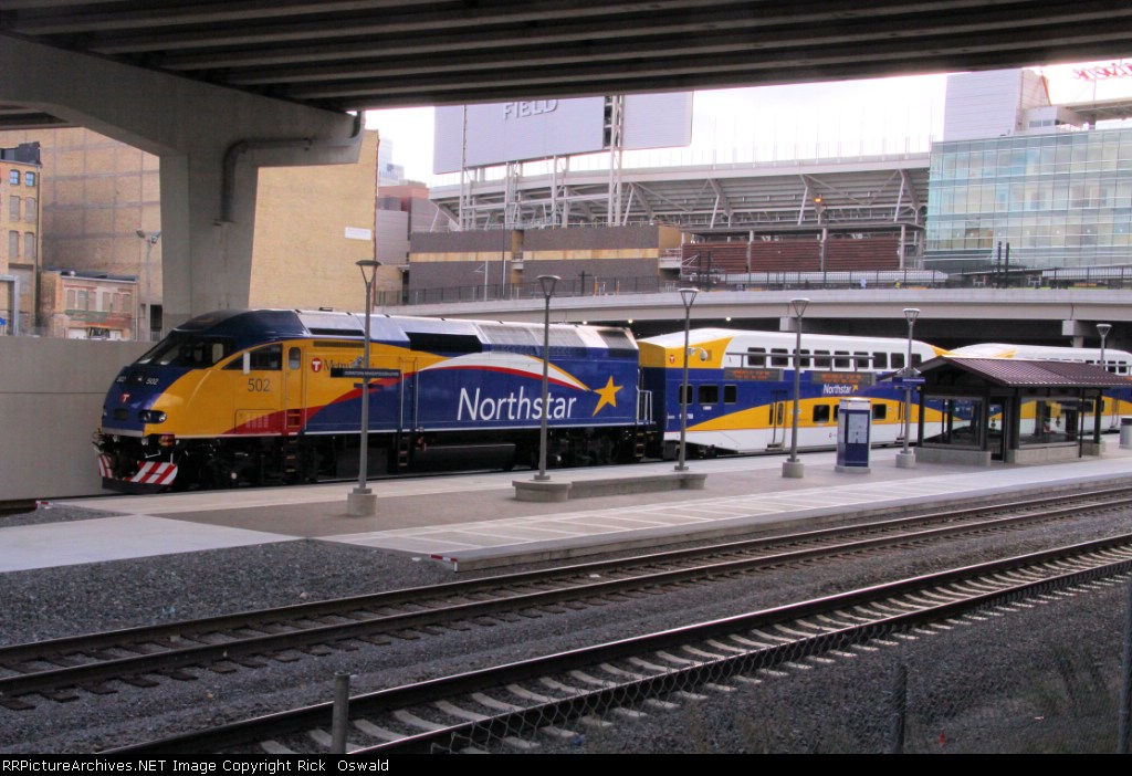 MNRX 502 4 Coach Train